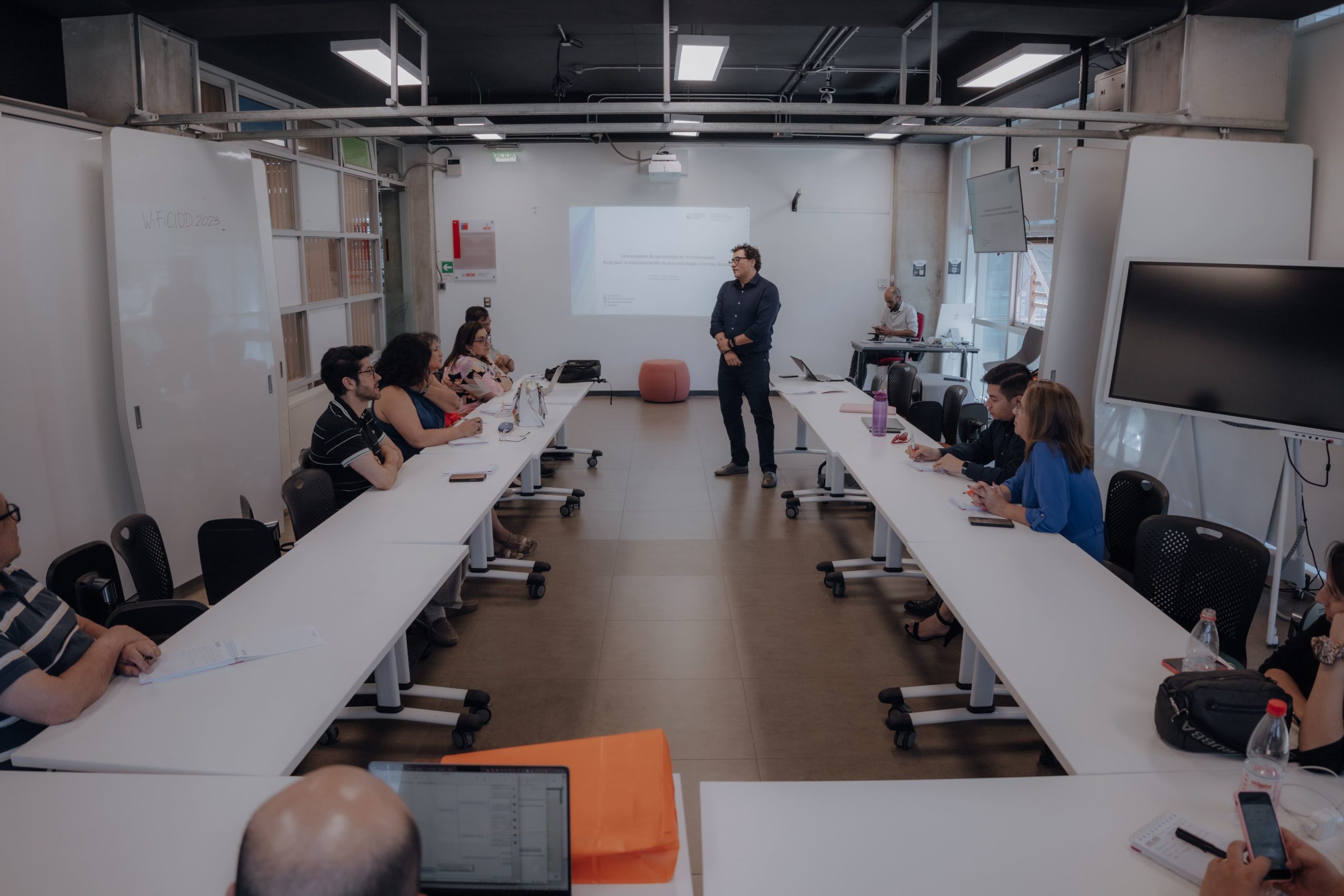 ALV09010 - Centro de Innovación y Desarrollo Docente